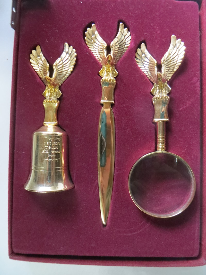 American Eagle Desk Set