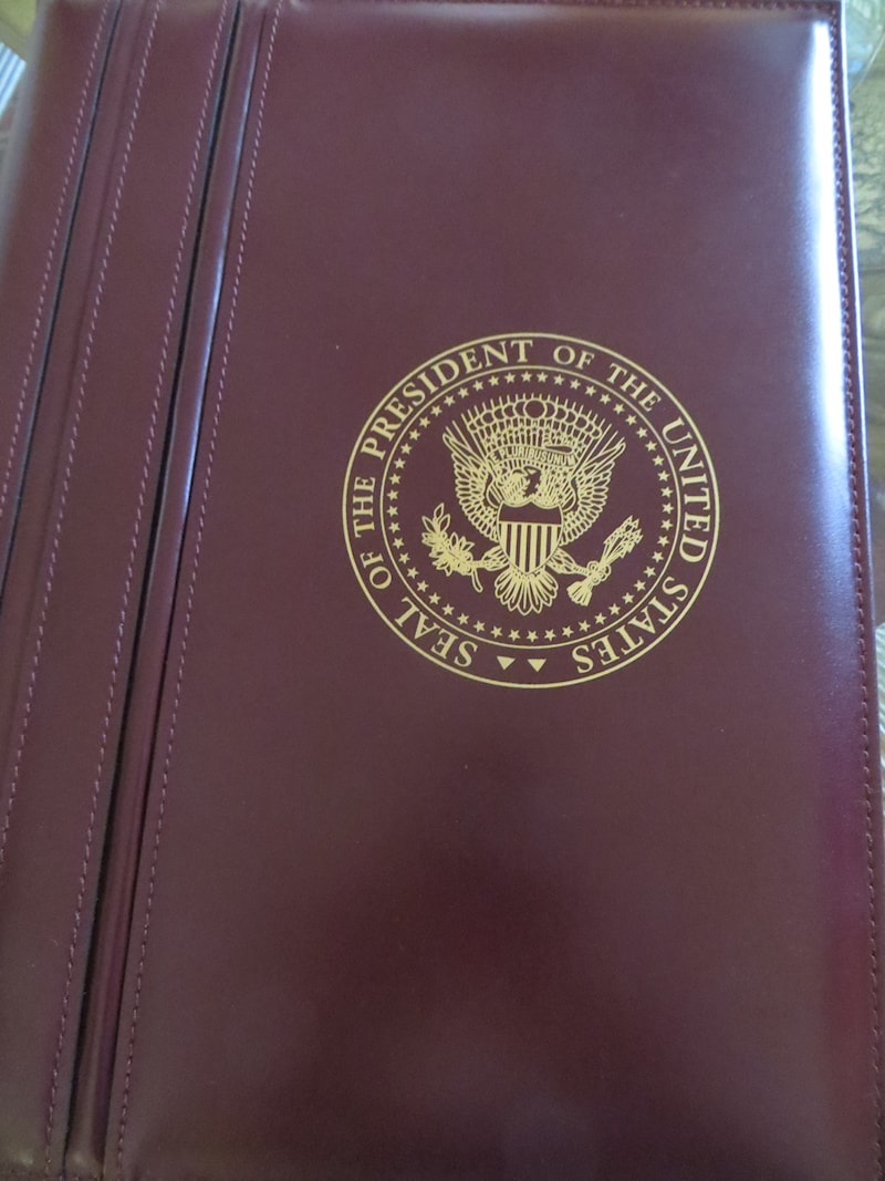 Presidential Leather Portfolio with Pad